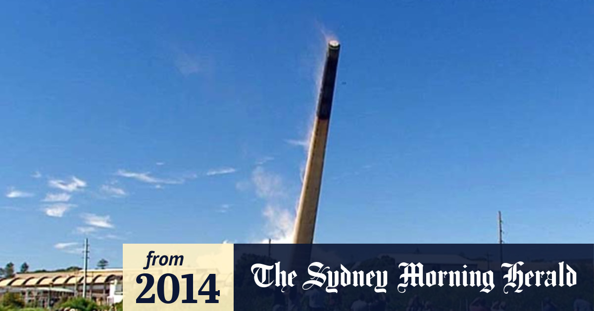 Video: Port Kembla stack demolition